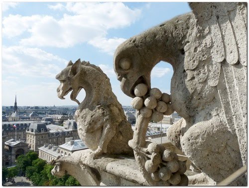 Mundo Metafísico: Gárgulas